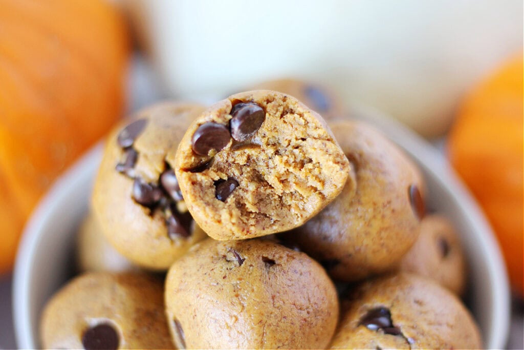 No-Bake Pumpkin Protein Balls - HappiHomemade