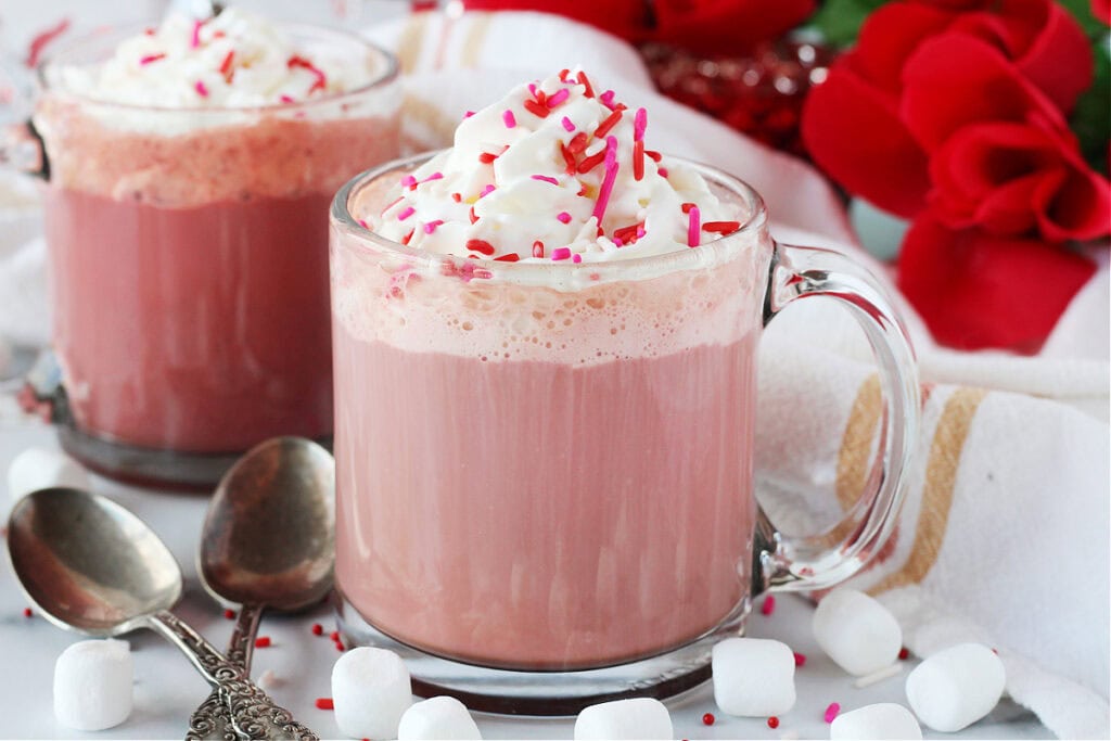 Red Velvet Hot Cocoa (3 Ingredients!) - HappiHomemade