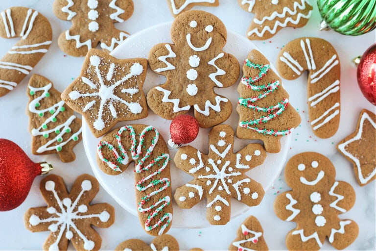 EASY Soft Gingerbread Cookies (One-Bowl!) - HappiHomemade